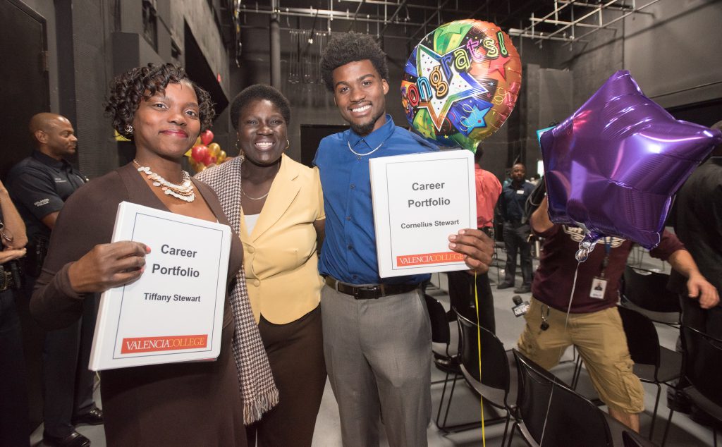 Valencia, Mayor Dyer Celebrate First Graduates of Downtown Construction ...