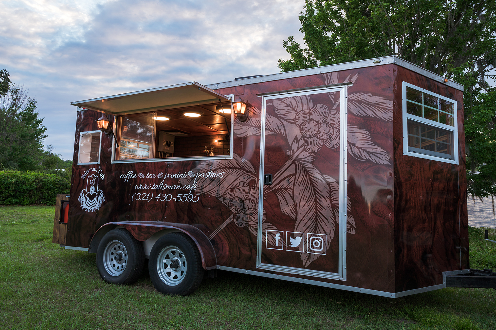 Valencia Grad to Debut Mobile Coffee Business at ‘Light Up Poinciana ...